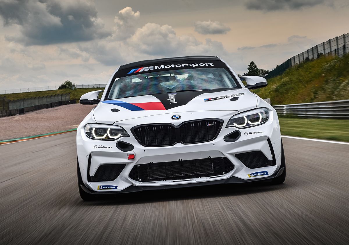 駆けぬける歓びをサーキットで BMW・M2のワンメイク・レース開催 | ENGINE (エンジン) |クルマ、時計、ファッション、男の ...