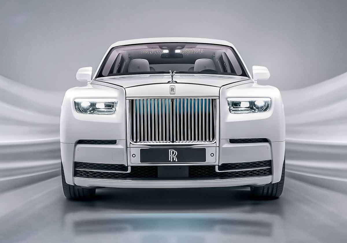 贅沢を極めた記念モデルも登場 ロールス・ロイス・ファントムがフェイスリフト | ENGINE (エンジン) |クルマ、時計、ファッション、男の ...