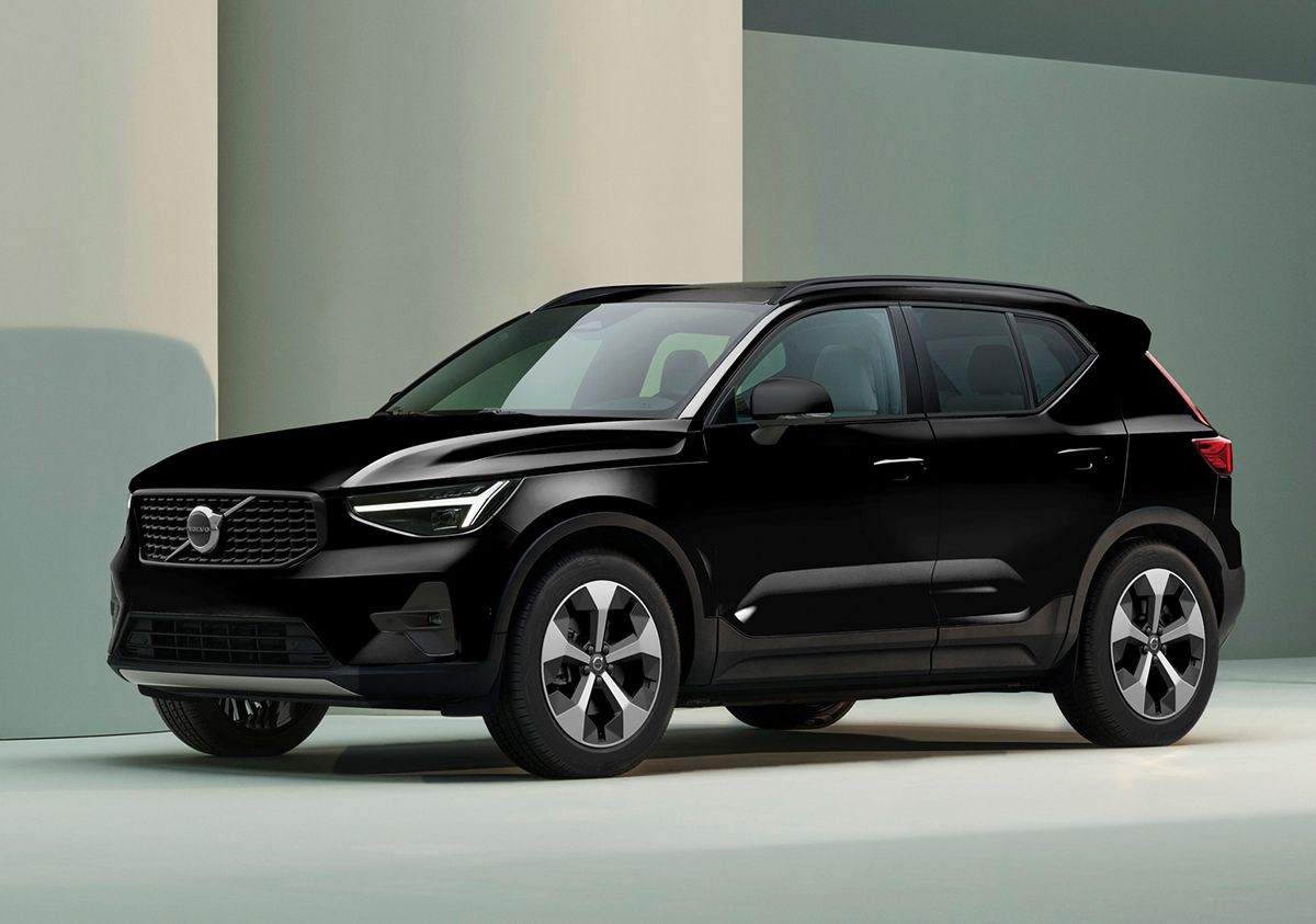 ボルボXC40に、人気の特別仕様車が復活 しかも、サンルーフが追加され、さらに魅力アップ | ENGINE (エンジン) |クルマ、時計、ファッション、男のライフスタイルメディア