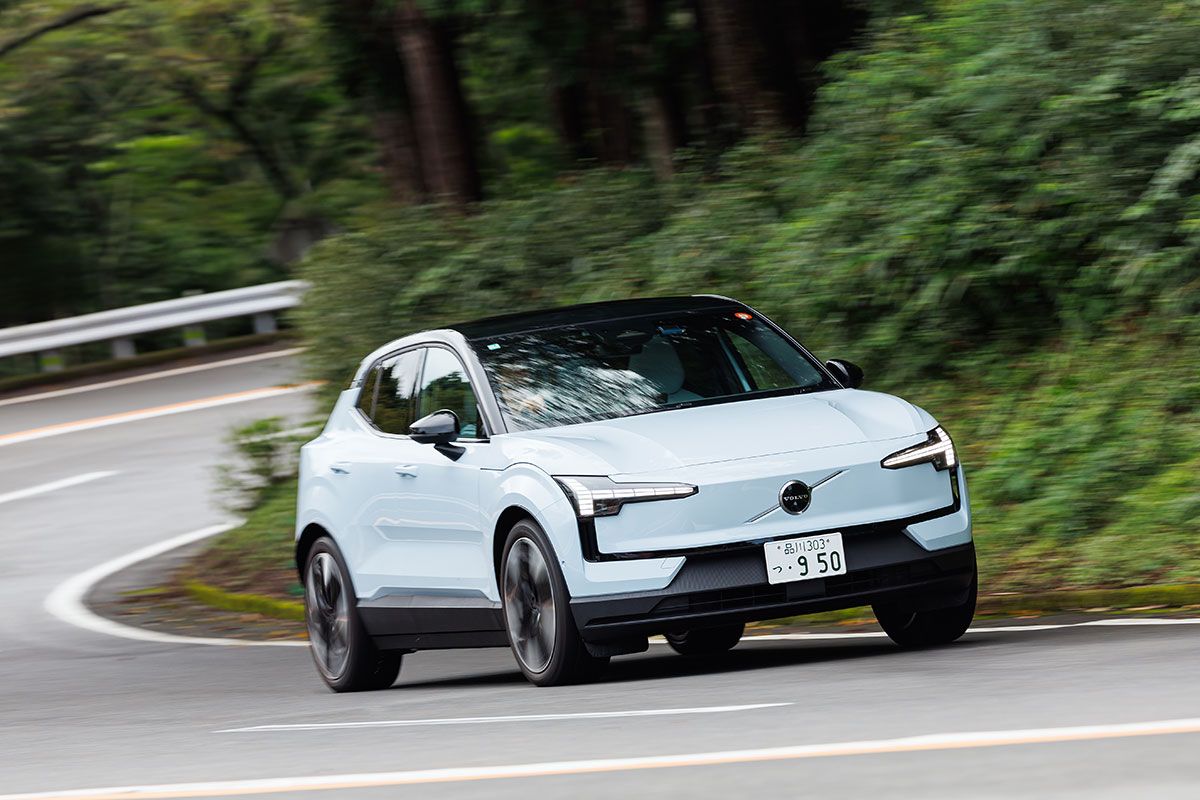 ボルボに428馬力はオーバースペックか？EX30ツインモーターの試乗で見えてきた“圧倒的な扱いやすさ” | ENGINE (エンジン) |クルマ、時計、ファッション、男のライフスタイルメディア